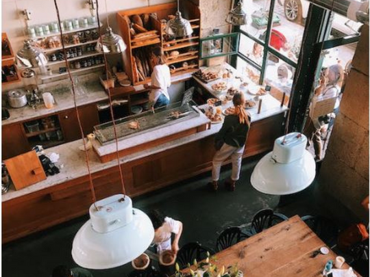 Choosing The Best Apron For Your FOH Team – Cream Collection